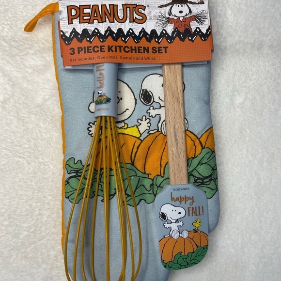 Peanuts | Kitchen | Newpeanuts Happyfall3pcs Kitchen Set Snoopy ...